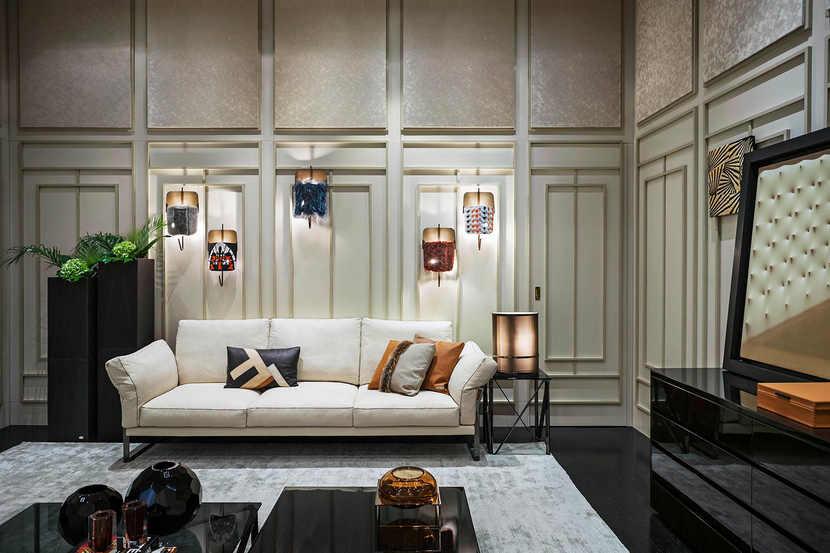 limited-edition-gallery-FENDI芬迪官网