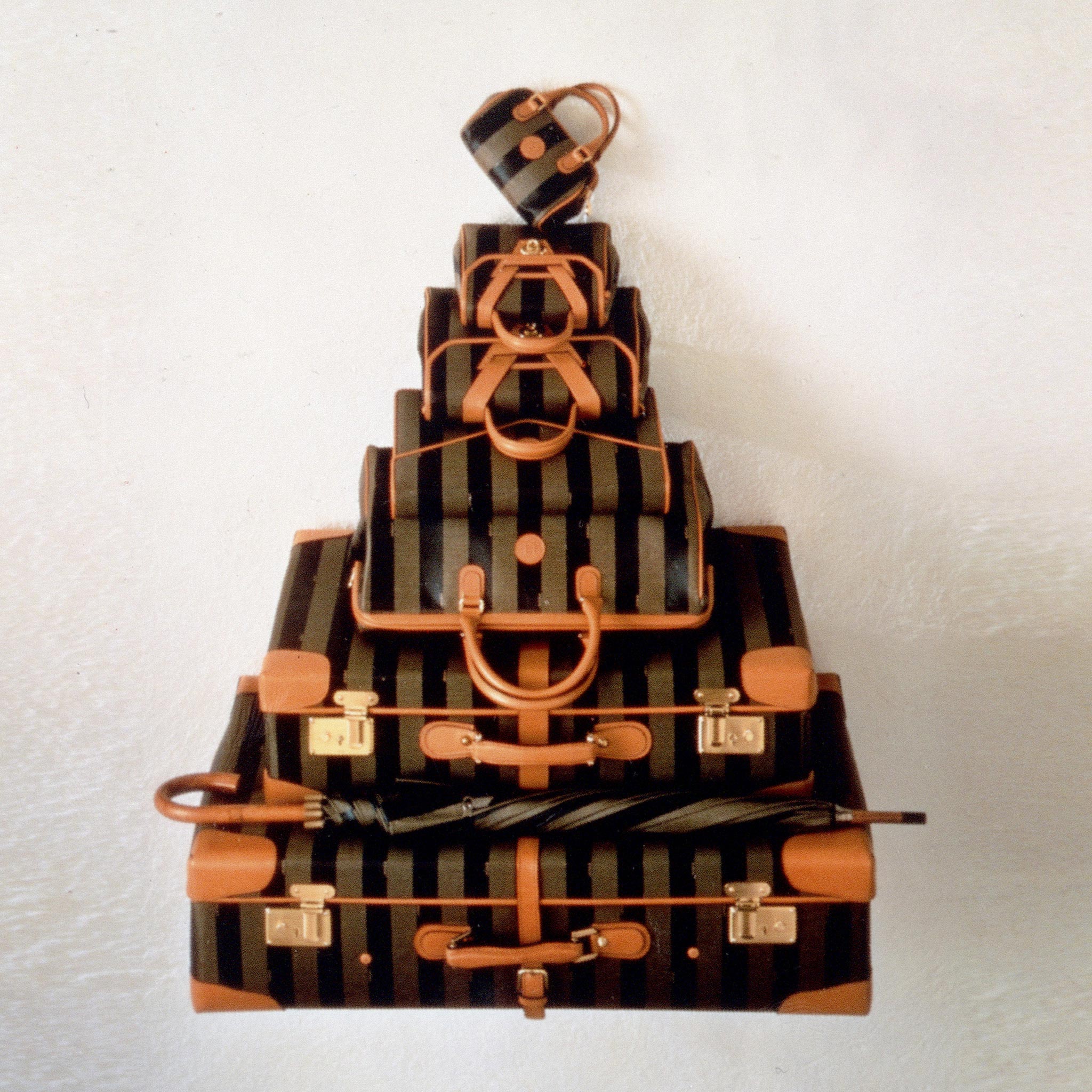 FENDI Pequin-Pequin条纹系列-FENDI芬迪官网