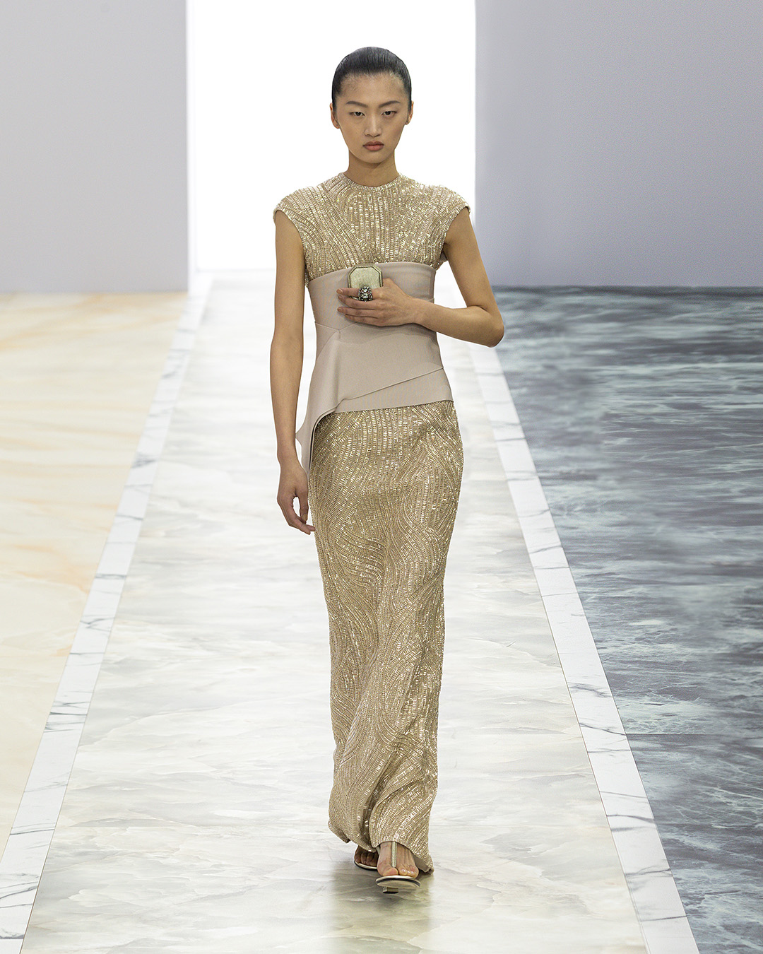 FENDI 2023秋冬高级定制时装秀场造型-FENDI芬迪官网