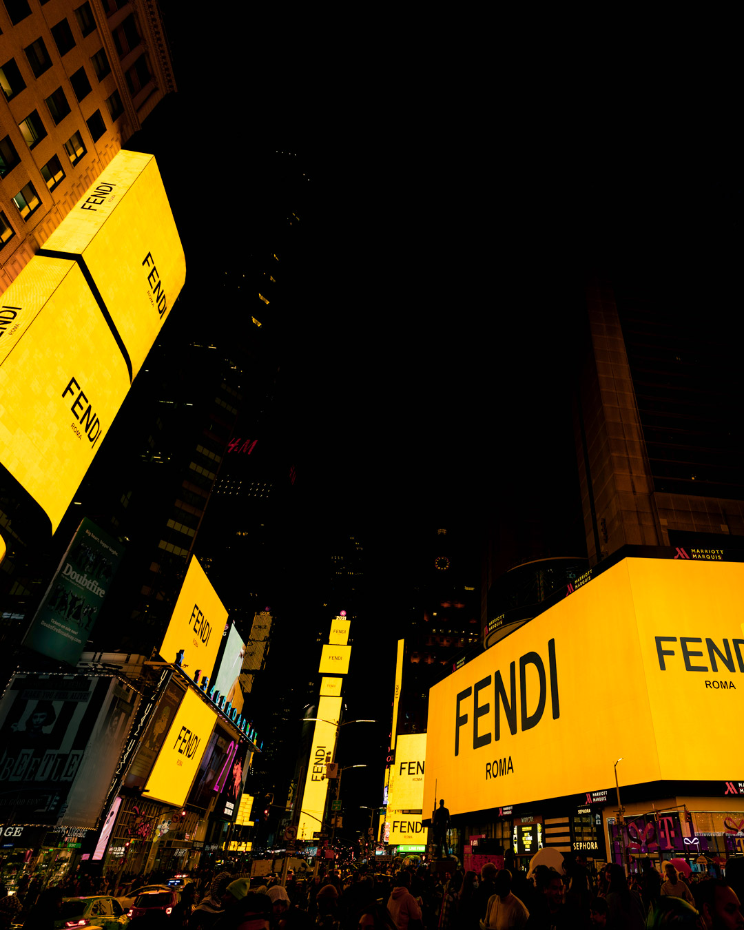 Fendi Roma Take Overs-FENDI芬迪官网