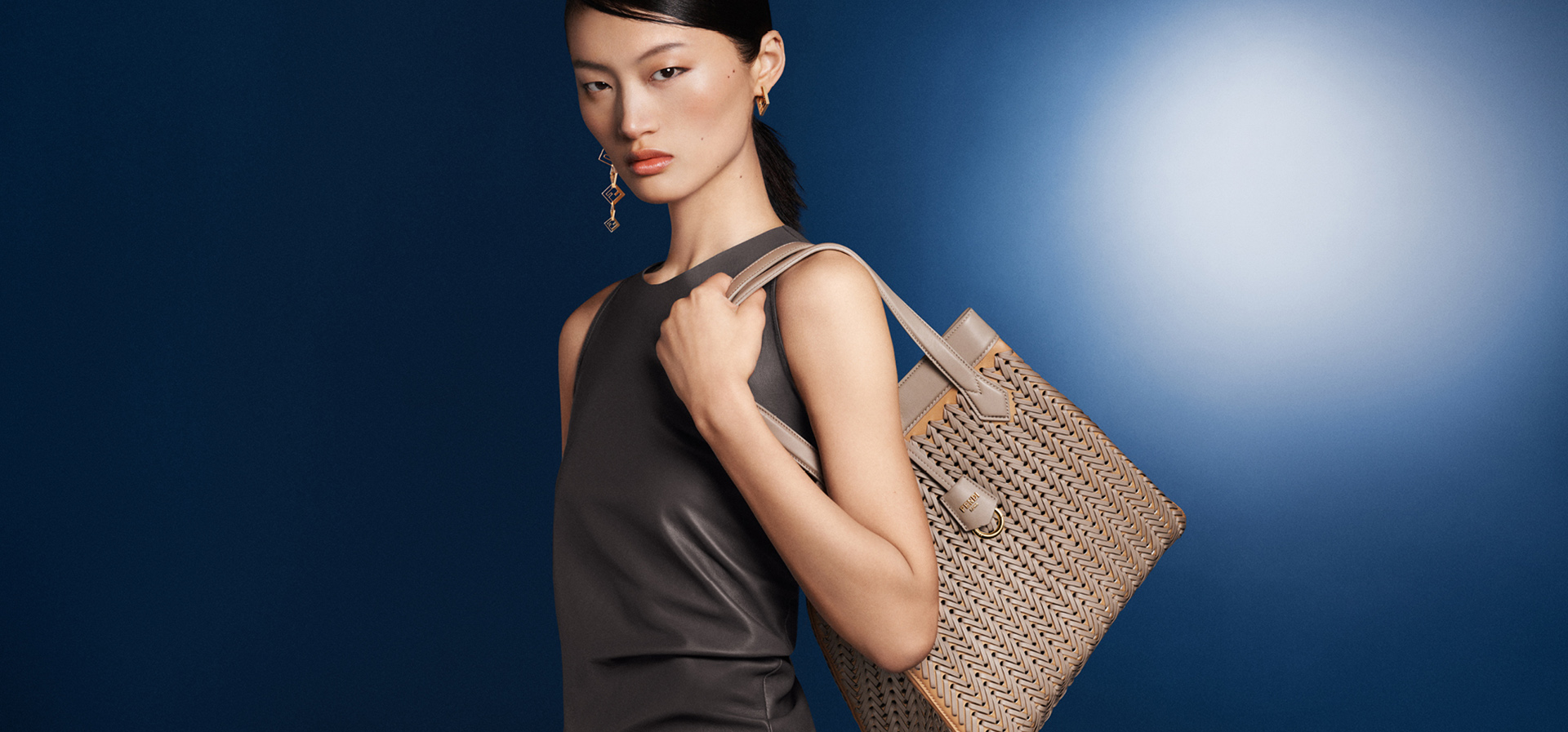 FENDI2023秋冬女士系列-FENDI 芬迪官网
