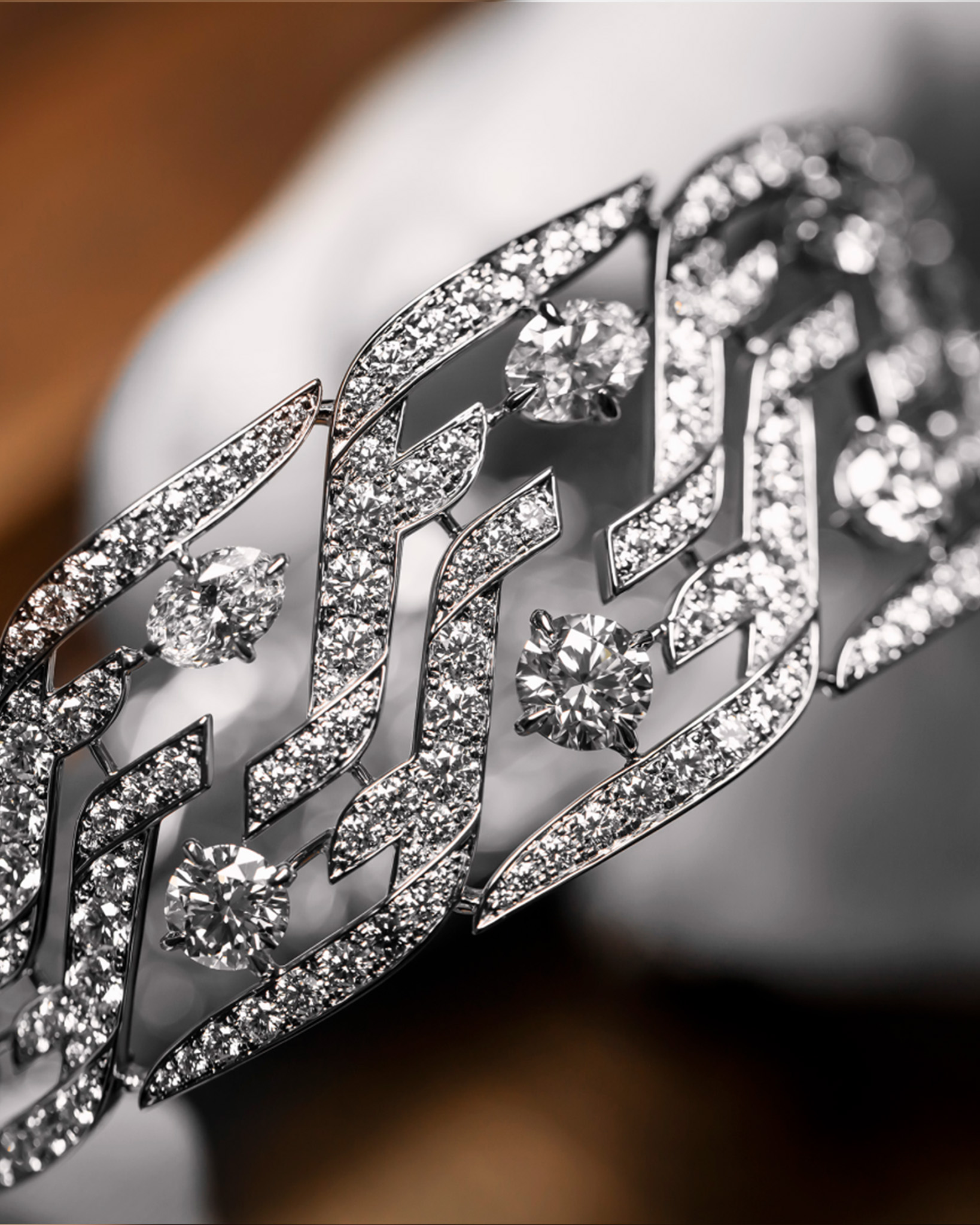 FENDI 2023秋冬高级定制时装秀-FENDI芬迪官网