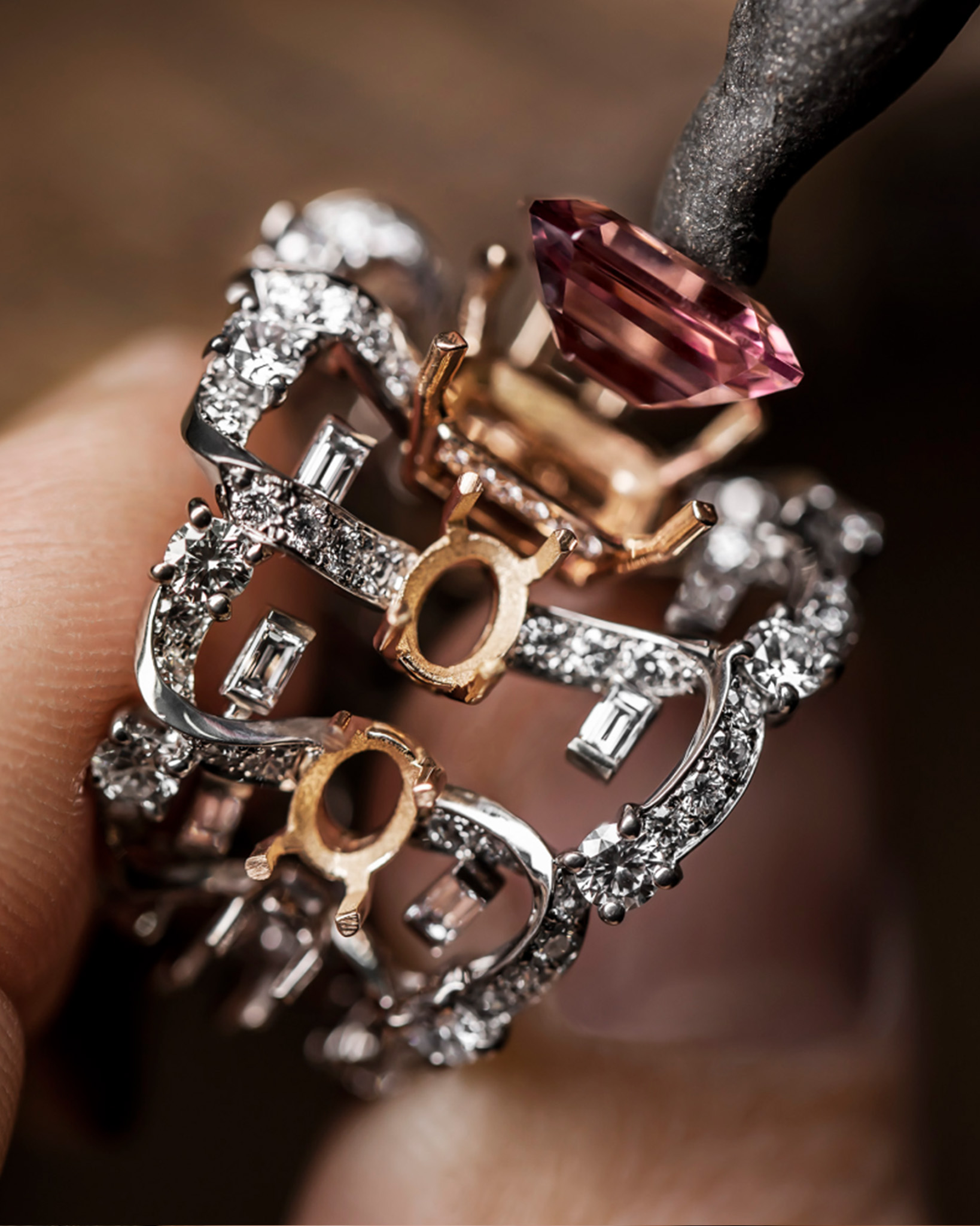 FENDI 2023秋冬高级定制时装秀-FENDI芬迪官网