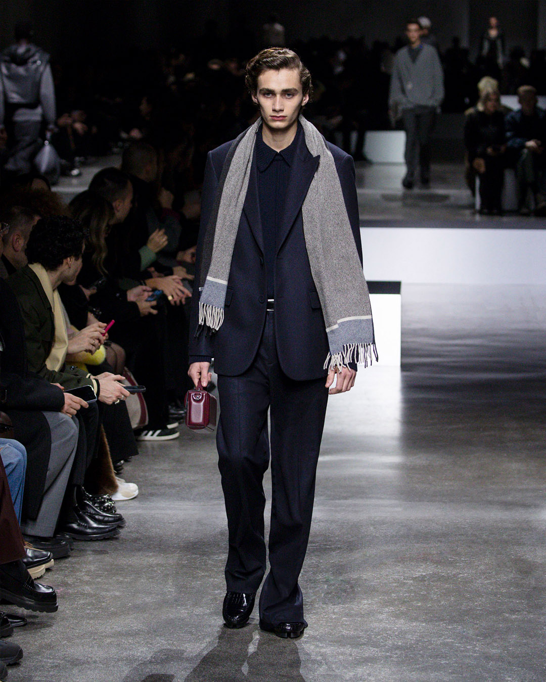FENDI 2024秋冬男装秀秀场造型-FENDI芬迪官网