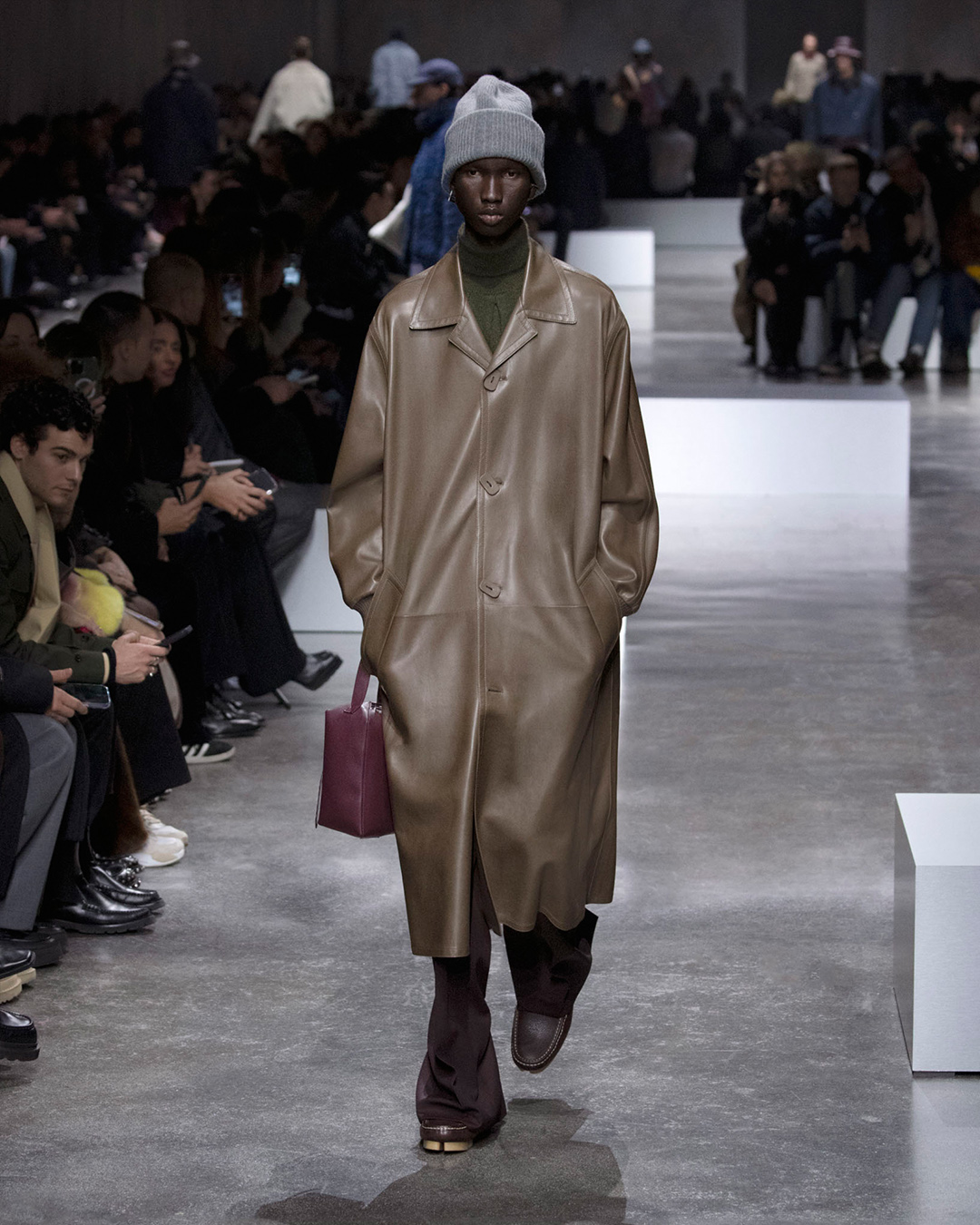 FENDI 2024秋冬男装秀秀场造型-FENDI芬迪官网