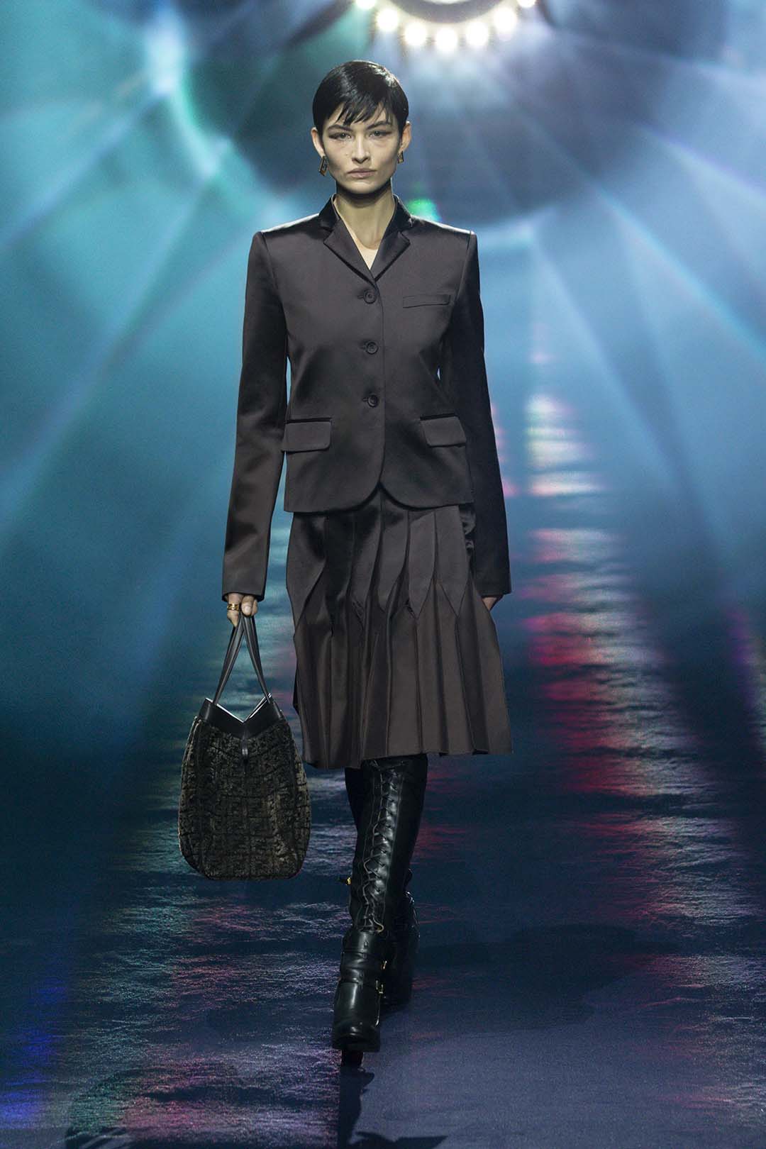 FENDI 2023秋冬女装秀 秀场造型-FENDI芬迪官网