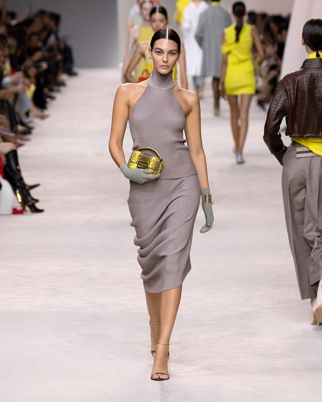 FENDI 2024春夏女装秀秀场造型-FENDI芬迪官网