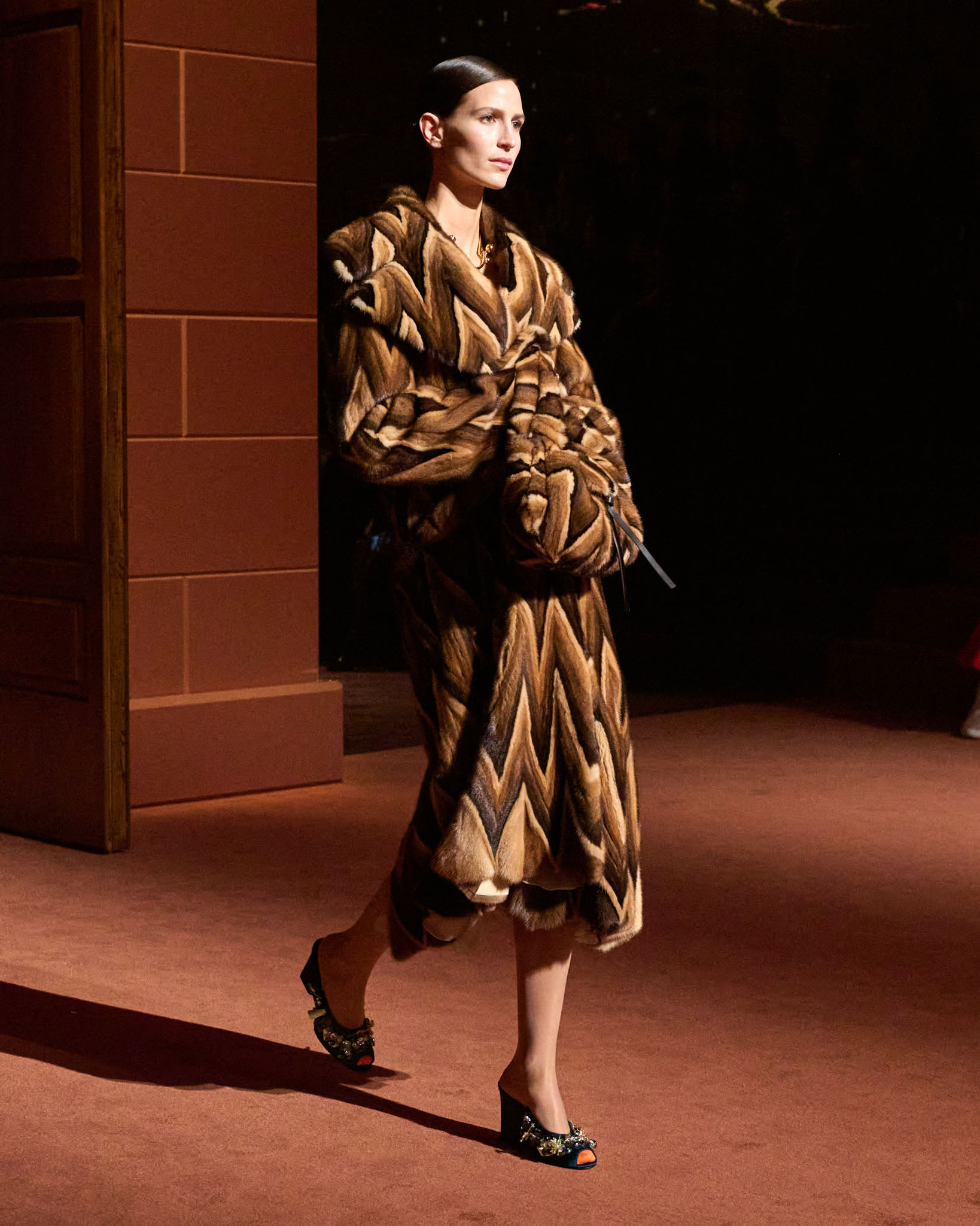 FENDI 2025秋冬男女时装秀造型-FENDI芬迪官网