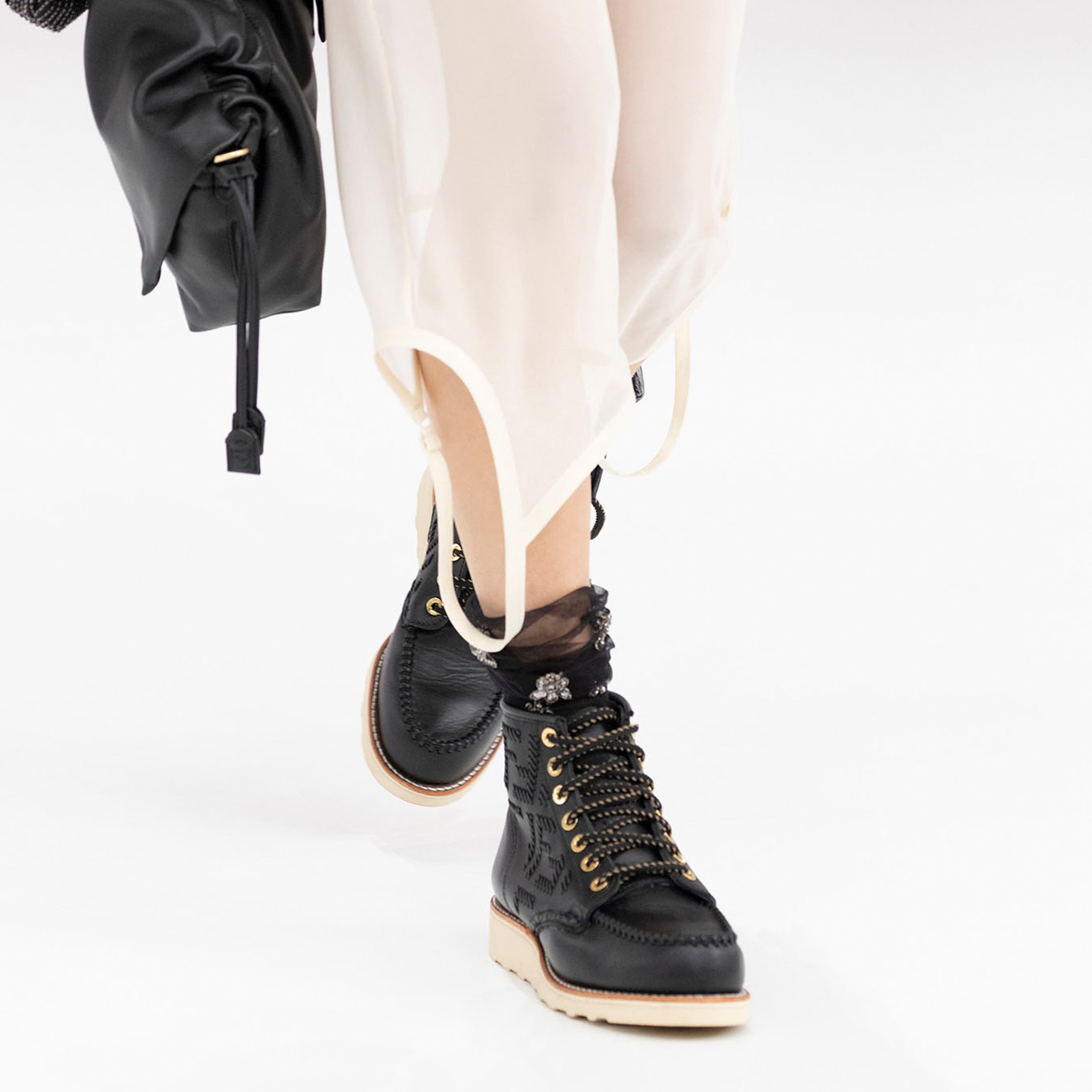 FENDI 2025春夏女装秀-FENDI芬迪官网