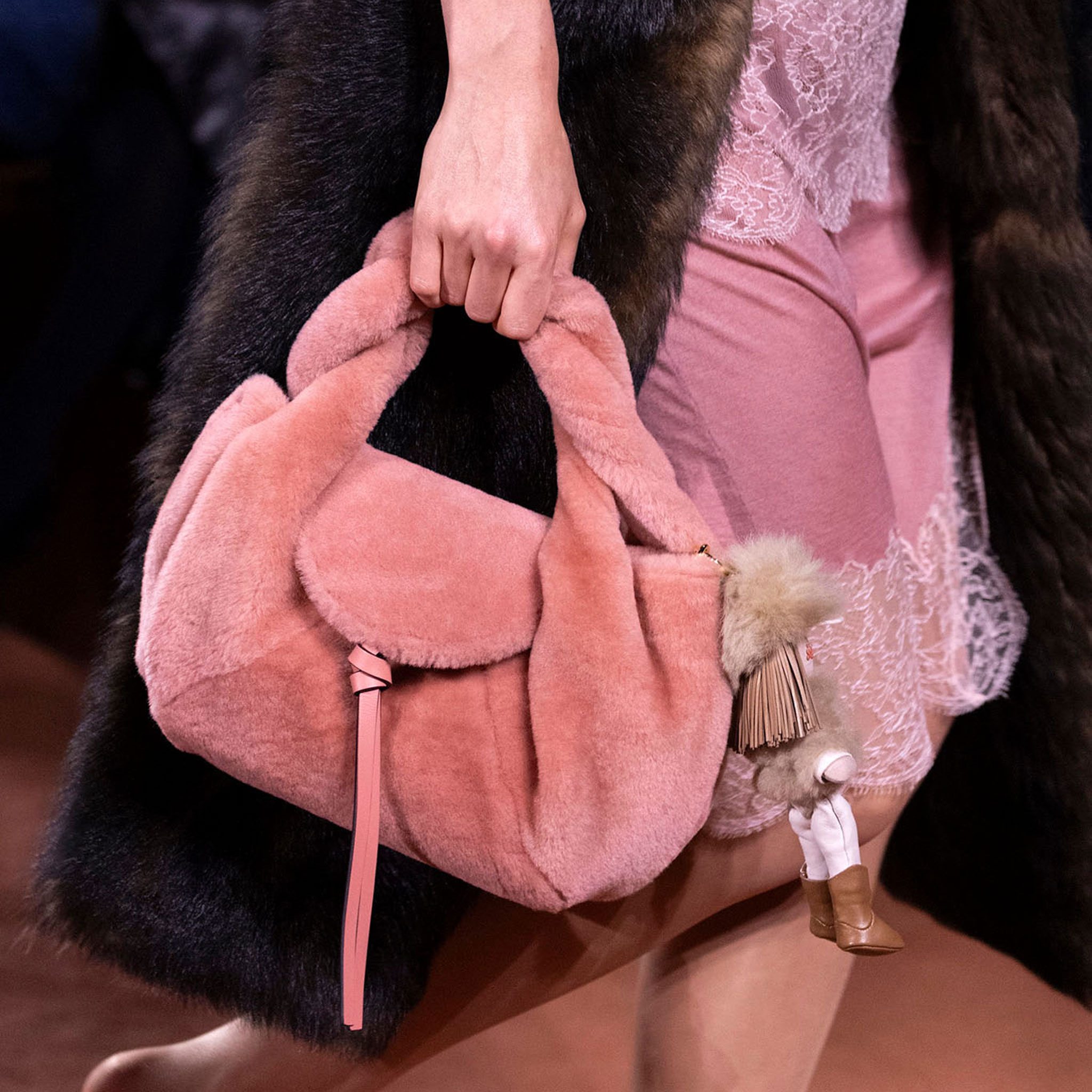 FENDI 2025秋冬男女时装秀-FENDI芬迪官网